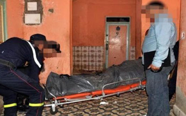 العثور على جثة امرأة متحللة داخل شقتها وبجوارها طفلتها على قيد الحياة